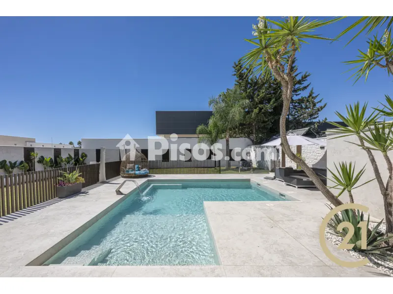 Chalet en venta en El Paraíso-Atalaya-Benamara en El Paraíso-Atalaya ...