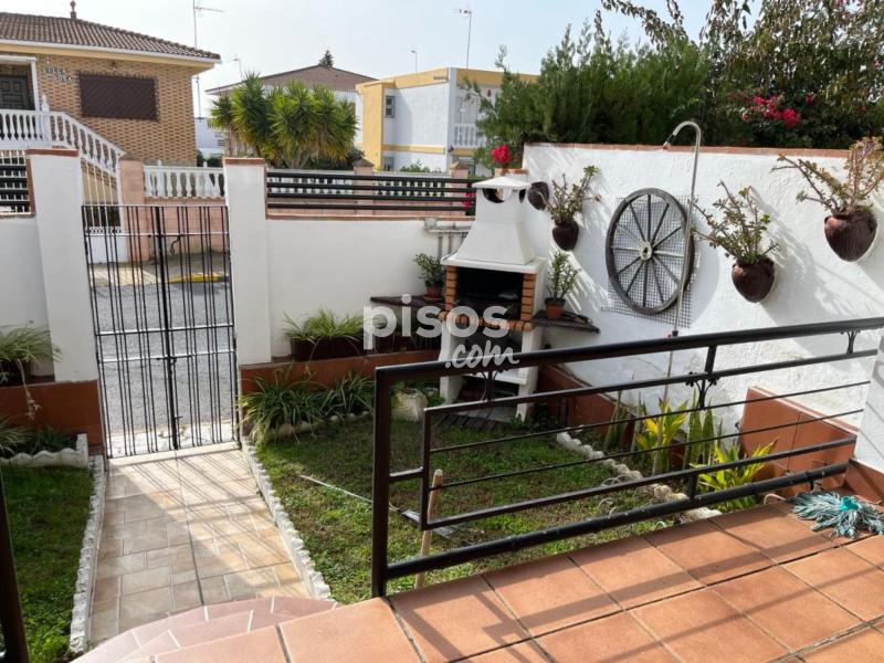 Casa adosada en venta en Camino de las Colas, 1, cerca de Calle de Raya ... Casa adosada en venta en Camino de las Colas, 1, cerca de Calle de Raya ...
