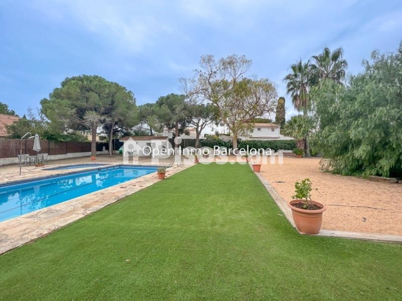 Casa en venta en los Viñedos en Puigmoltó-Viñedos-Can Macià por 800,000